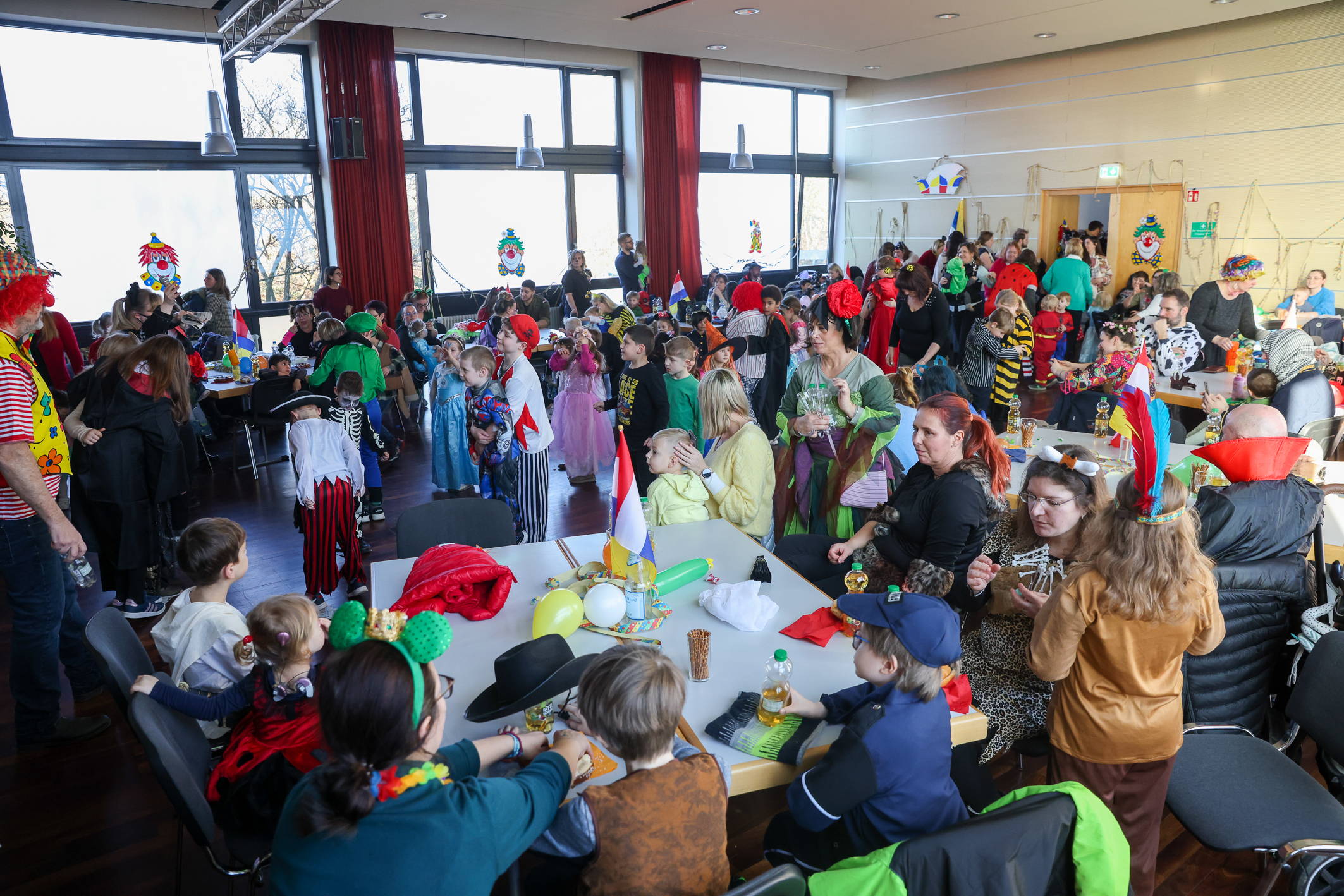Pfarrei St. Peter und Paul Wiesbaden: Familien-Fastnacht in Herz Jesu