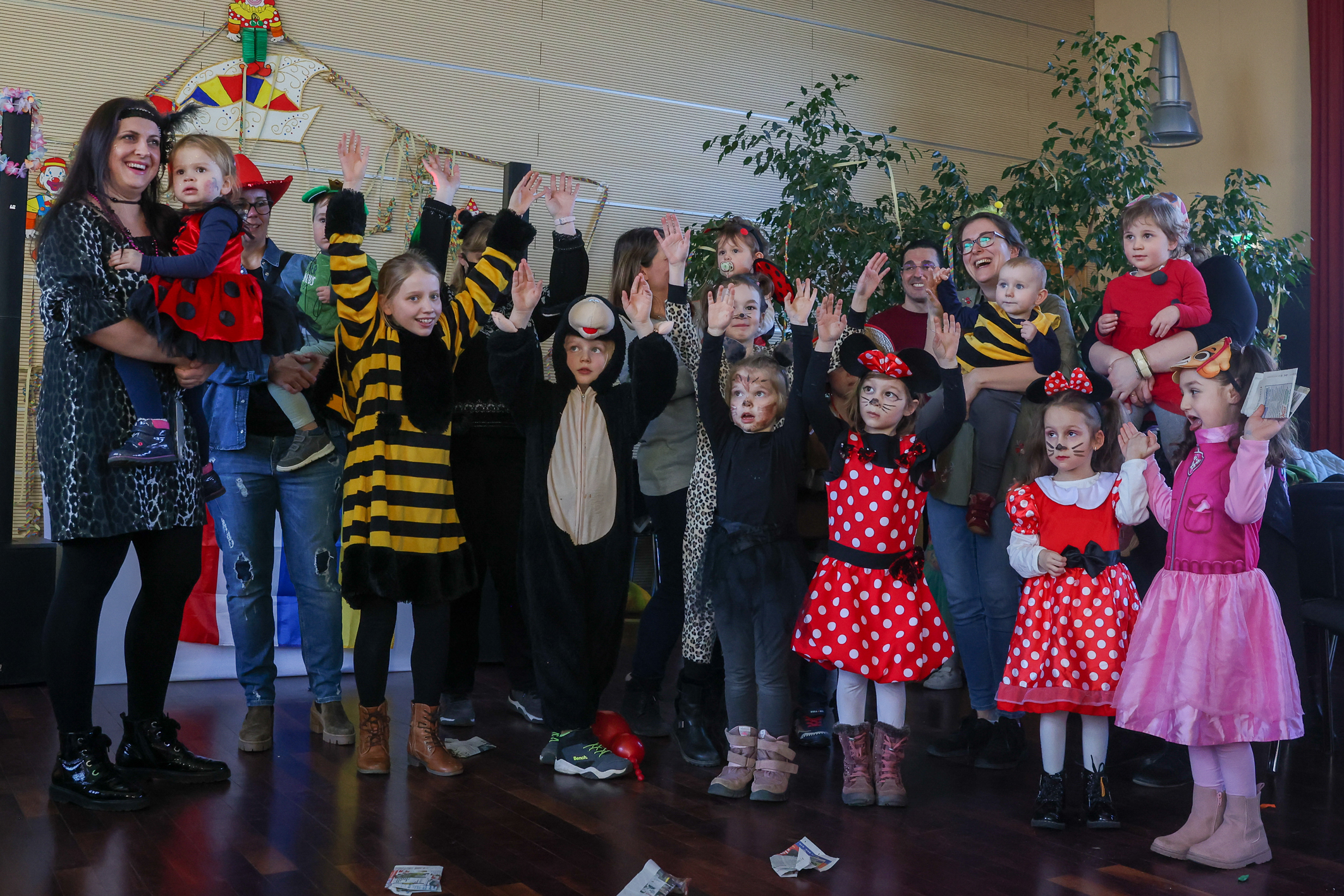Pfarrei St. Peter und Paul Wiesbaden: Familien-Fastnacht in Herz Jesu